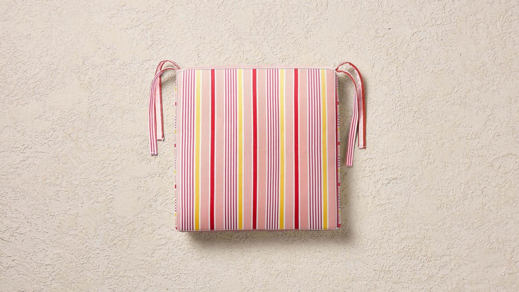 Palm Cove Portsea Outdoor Chair Pad in Hibiscus | Domayne