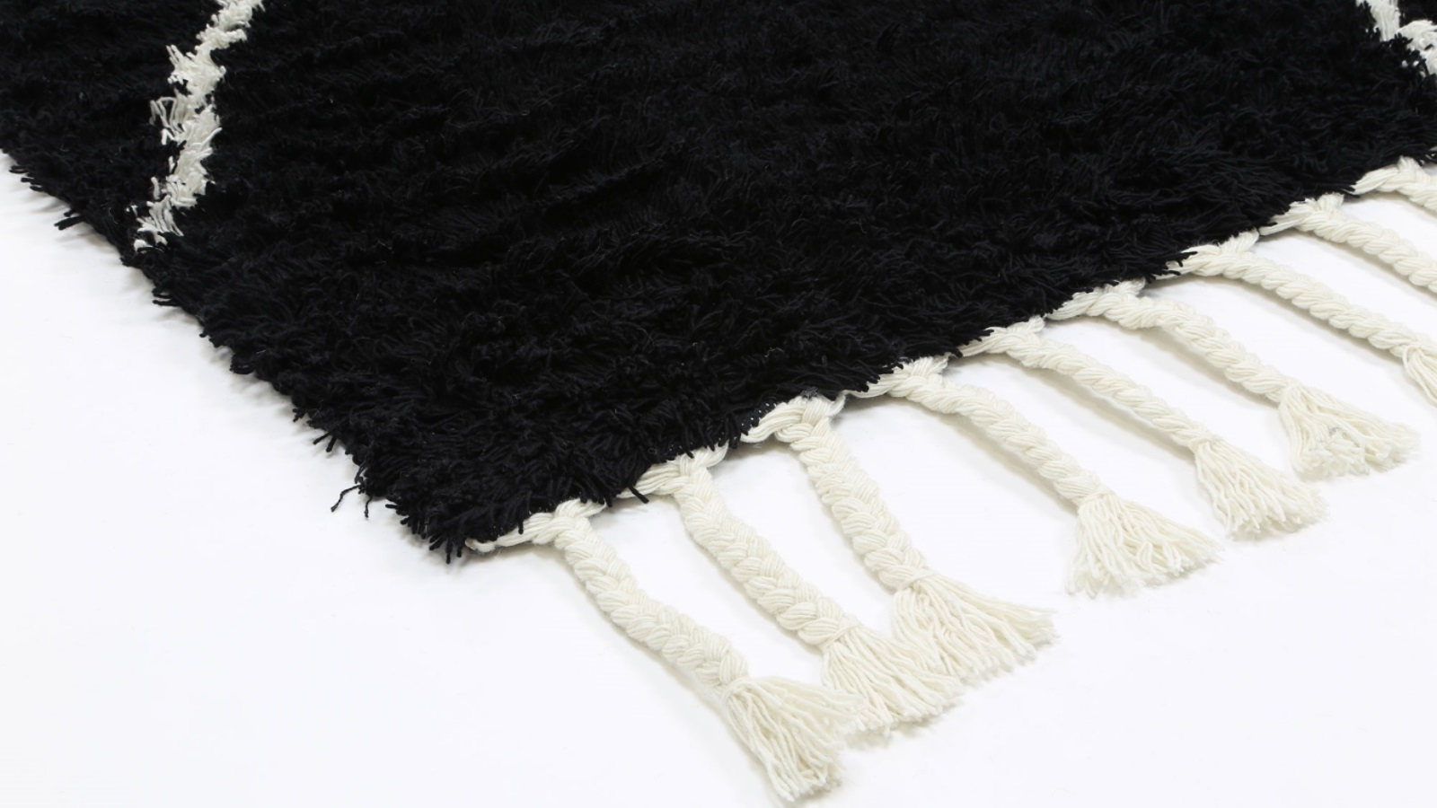 Noir Vein Black Rug | Domayne