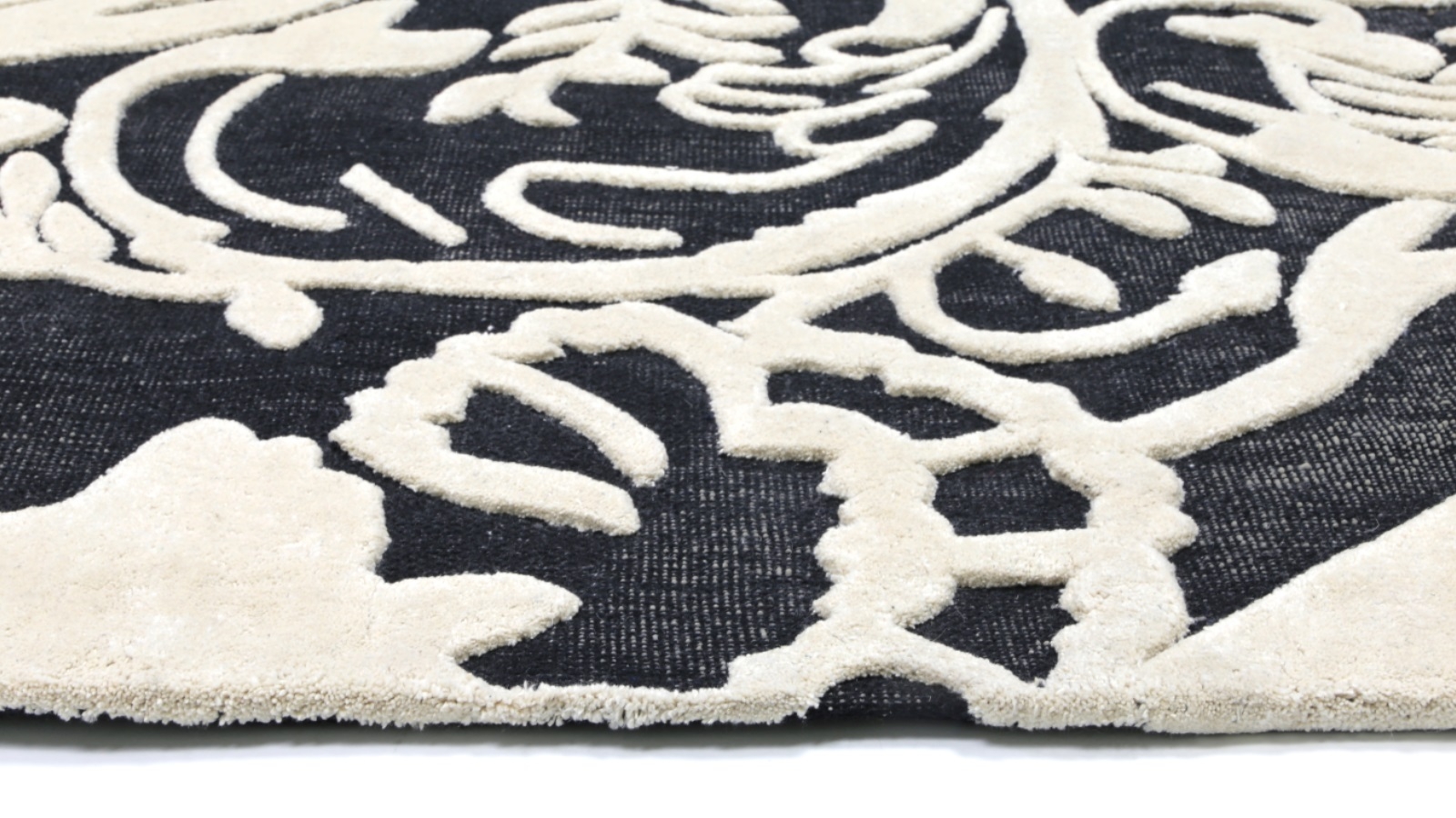 Oriana Black/White Lotus Rug | Domayne