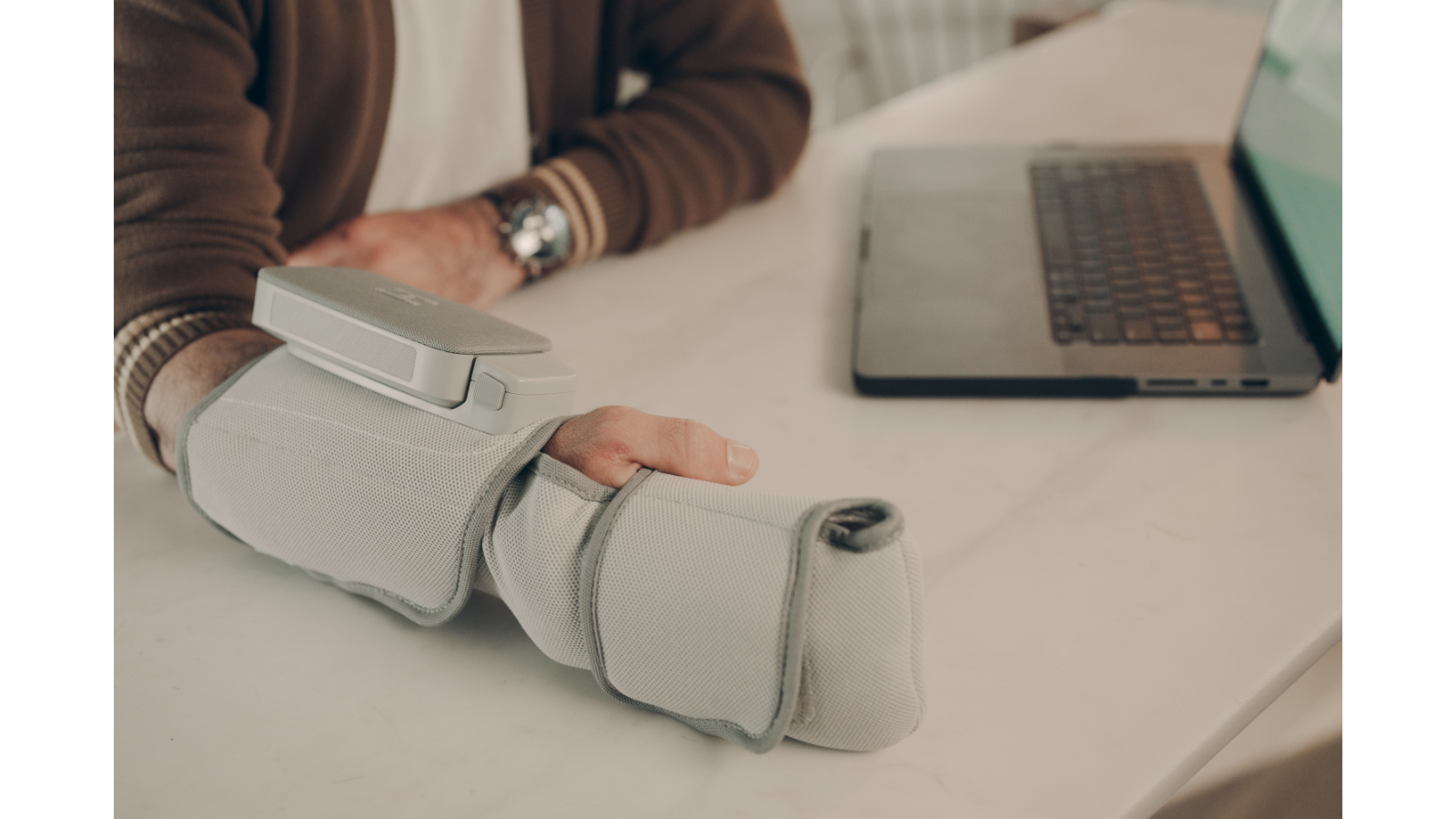 Homedics ModulAir Compression Massage System - Hand and Wrist Wrap | Domayne